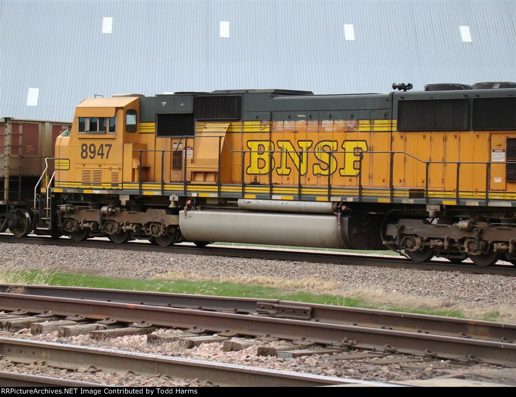 BNSF 8947